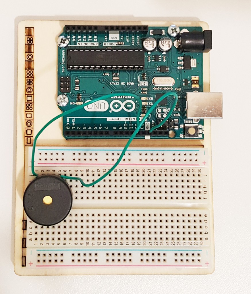 Arduino Projects: un semplice controllo della temperatura con un buzzer ...